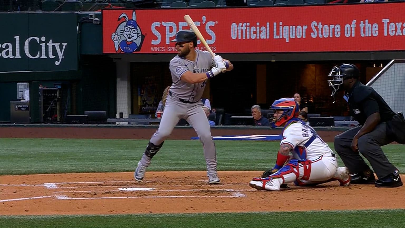 Nick Martini pega sencillo productor | 12/05/2025 | Los Rockies de Colorado