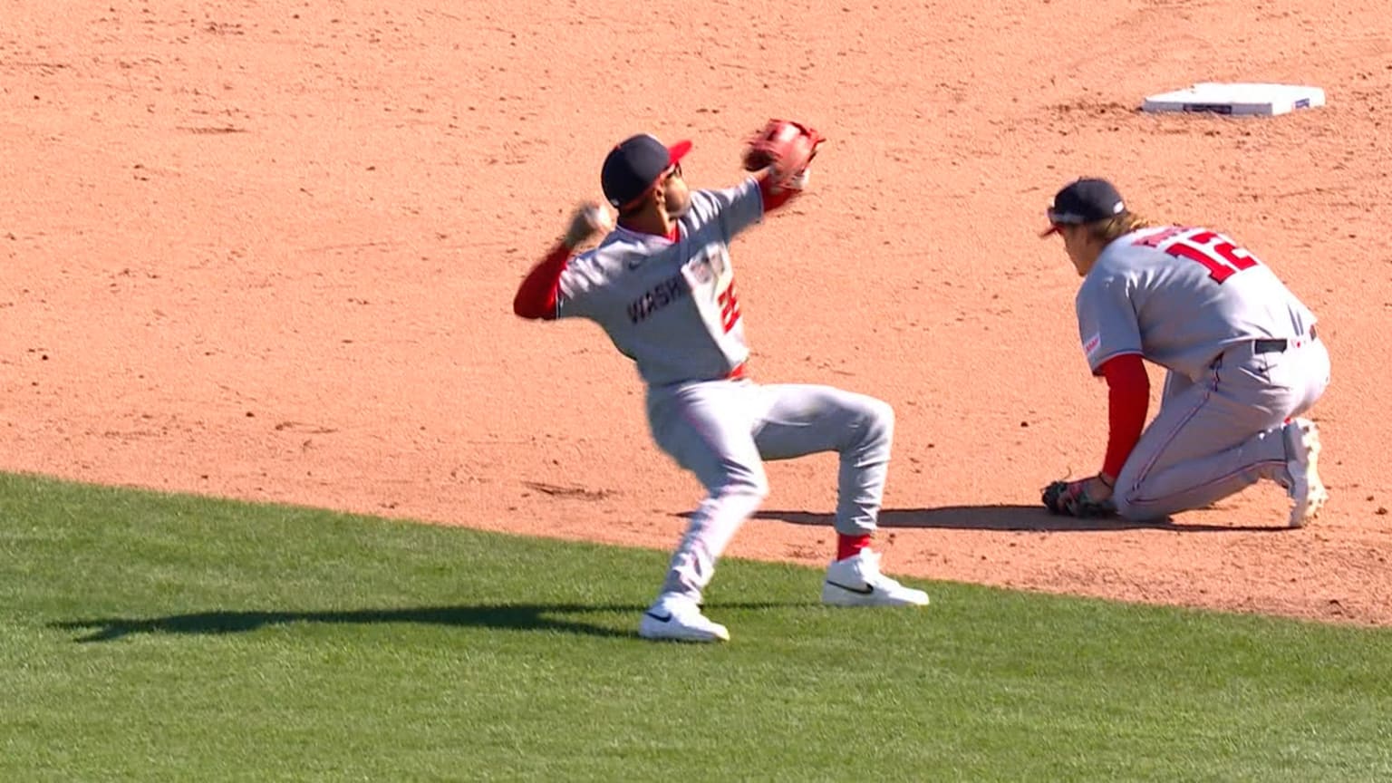 Nasim Nuñez wins Play of the Week for acrobatic play | 03/30/2026 | MLB.com
