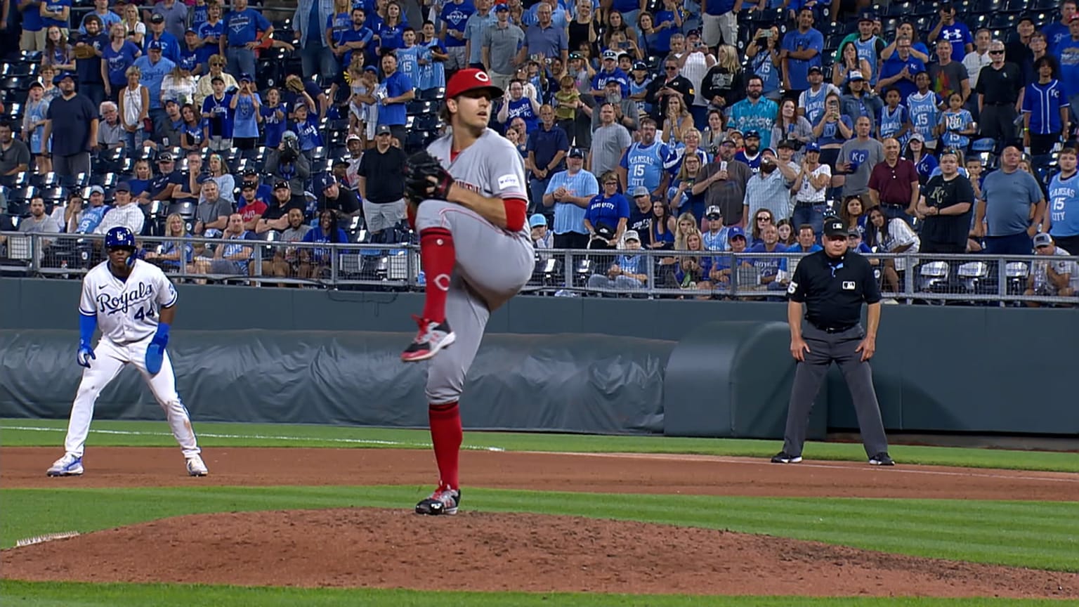 Sims K's Perez to escape bases-loaded jam | 06/13/2023 | Cincinnati Reds