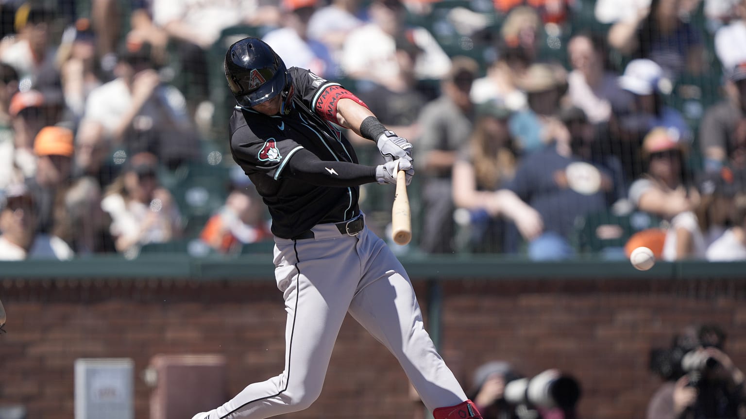 Kevin Newman's RBI single | 04/20/2024 | MLB.com