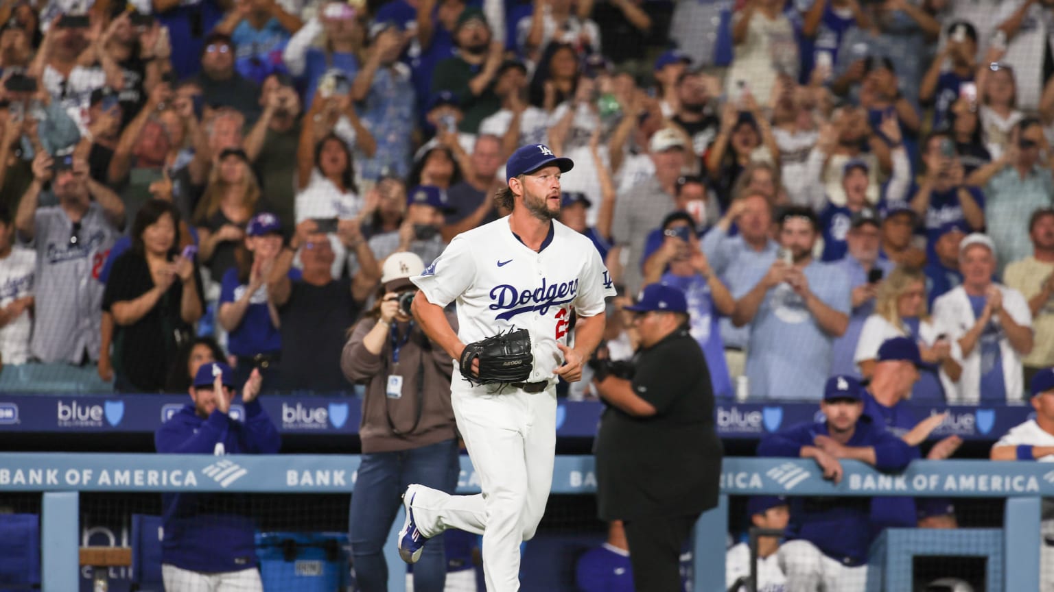 Clayton Kershaw enters last regular-season home start | 09/19/2025 ...