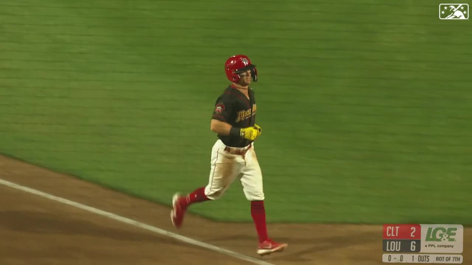 Matt McLain crushes a solo home run to left field | 04/21/2023 ...