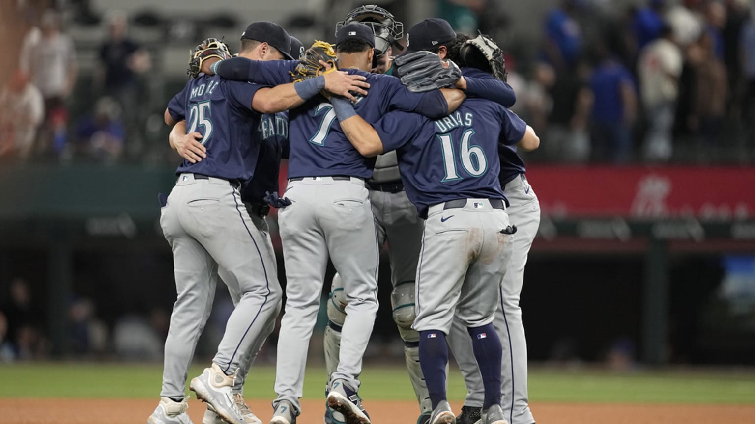 Andrés Muñoz earns the save for the series win | 04/25/2024 | Seattle ...