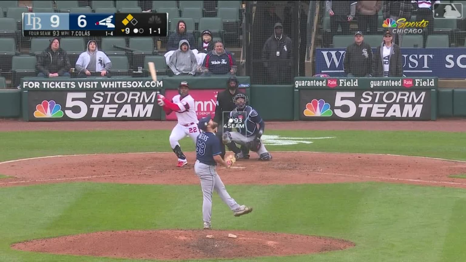 Oscar Colas hits a sac-fly to left field in the 9th | 04/30/2023 ...