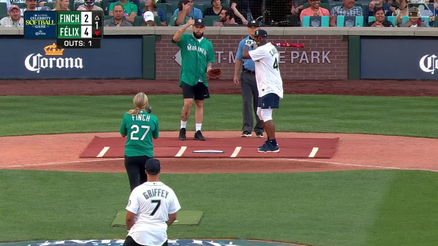 Mike Cameron smokes a solo home run for Team Felix | 07/09/2023 | MLB.com