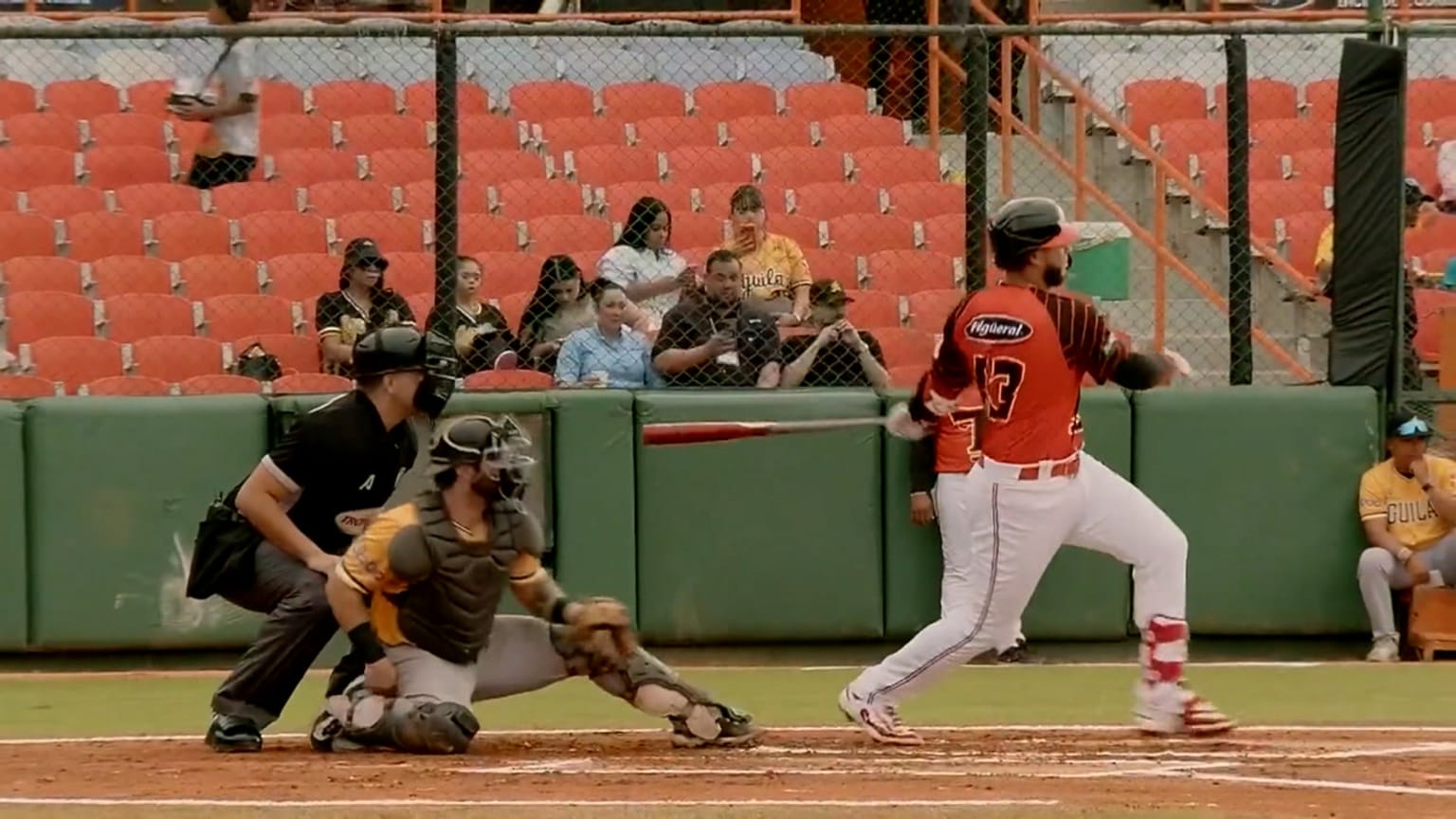 Allan Castro empuja con doble en el 1er inning | 30/11/2025 ...