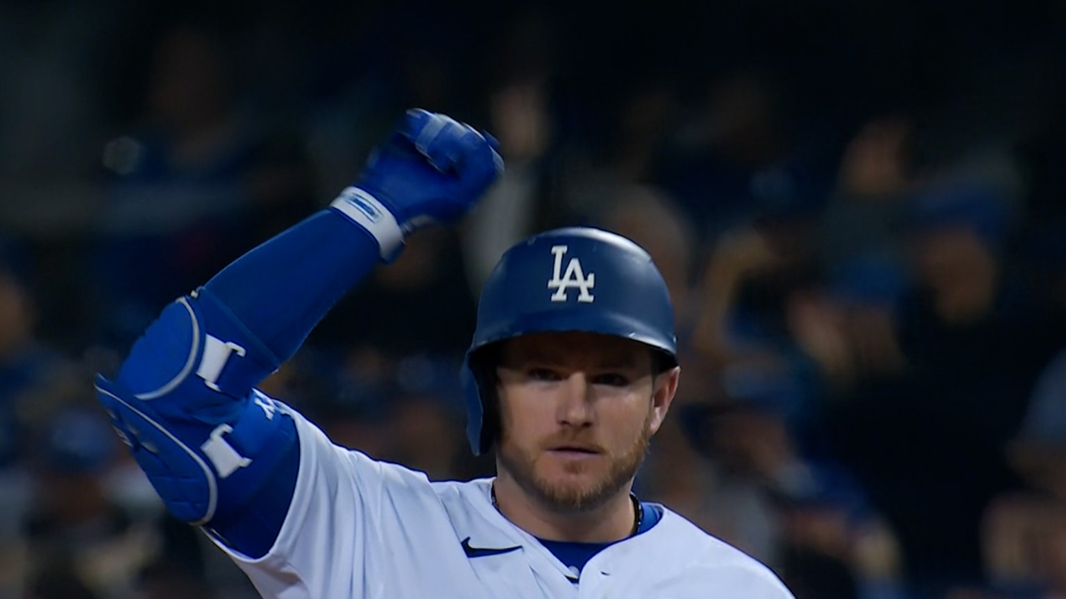 Max Muncy nearly homers, smashes single to right | 10/12/2022 | MLB.com