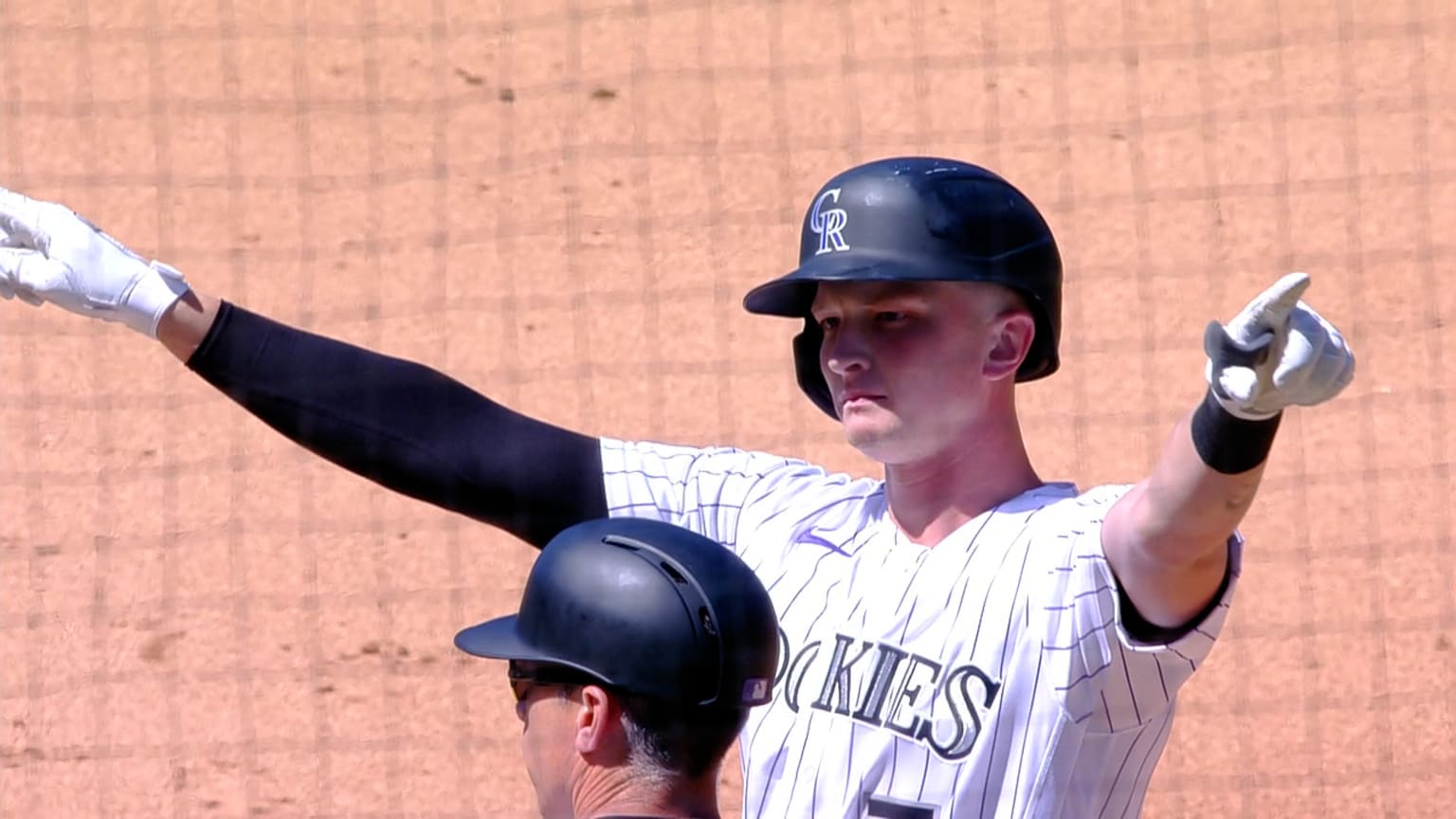 TJ Rumfield impulsa con sencillo | 19/04/2026 | Los Rockies de Colorado