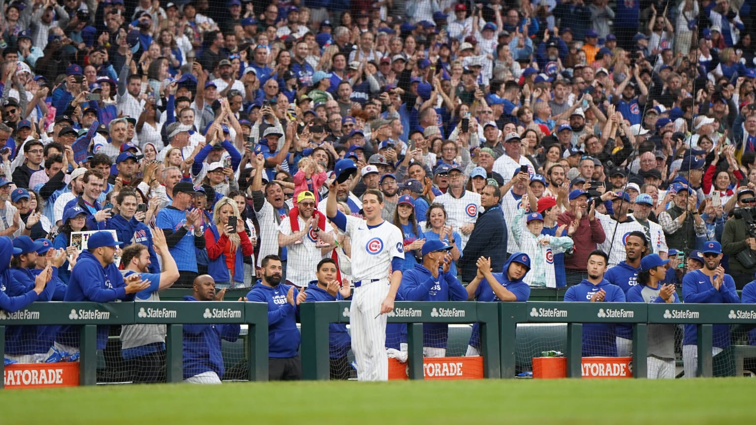 Kyle Hendricks receives ovation in last start | 09/28/2024 | MLB.com