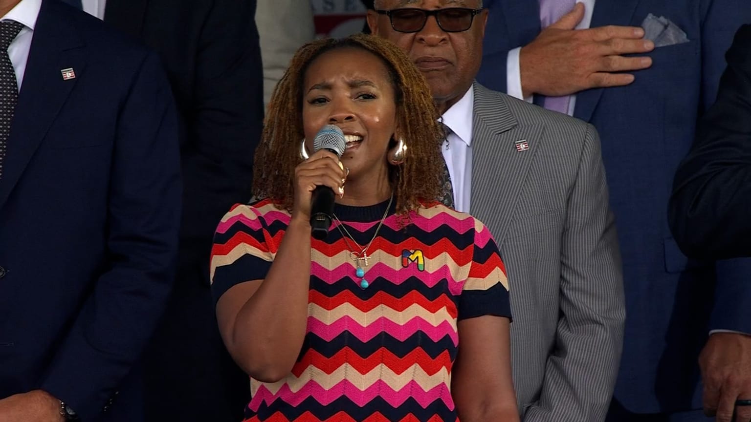 Tony Gwynn's daughter, Anisha, sings national anthem | 07/21/2024 | MLB.com