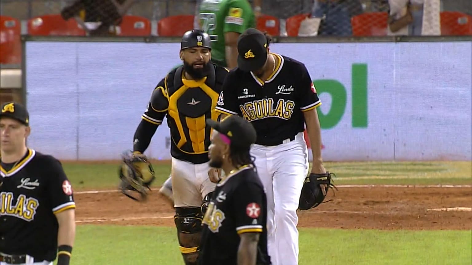 Rodrigo Benoit obtiene el salvado, victoria 12-7 | 20/11/2022 ...