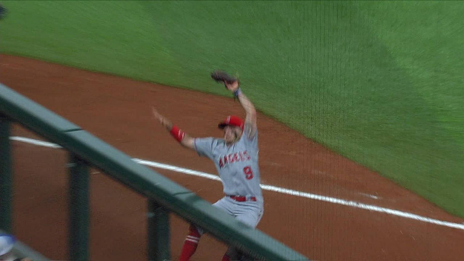 Zach Neto makes a sensational leaping catch | 06/12/2023 | Los Angeles ...