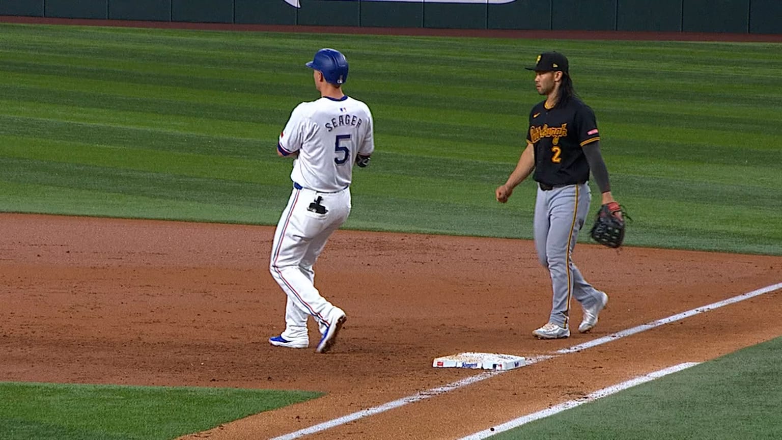 Corey Seager's single in the 3rd | 08/21/2024 | Texas Rangers