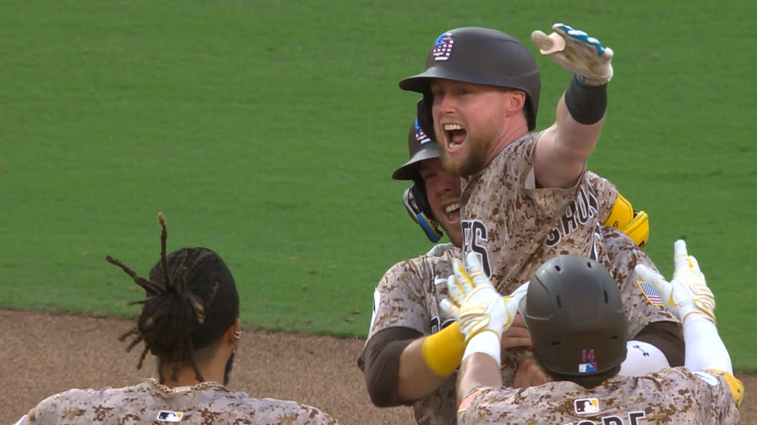 Jake Cronenworth pega hit de oro en extras | 04/07/2025 | Los Padres de San Diego