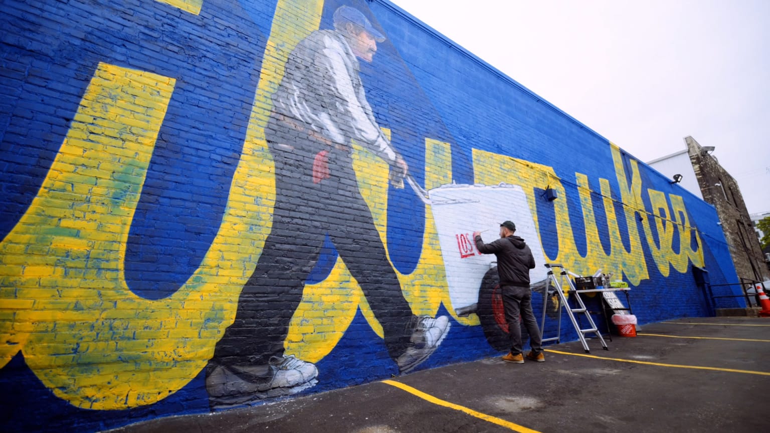 Michael Cerda and Heavy Hitters debut a Brewers mural | 09/09/2024 ...