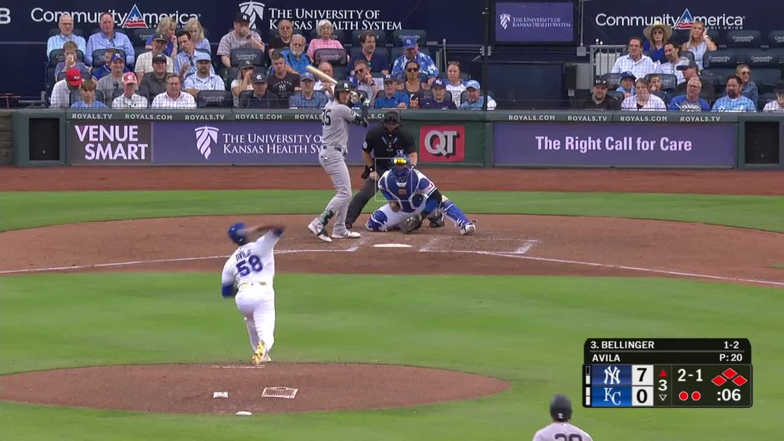 Cody Bellinger singles on a ground ball to right fielder Jac Caglianone ...