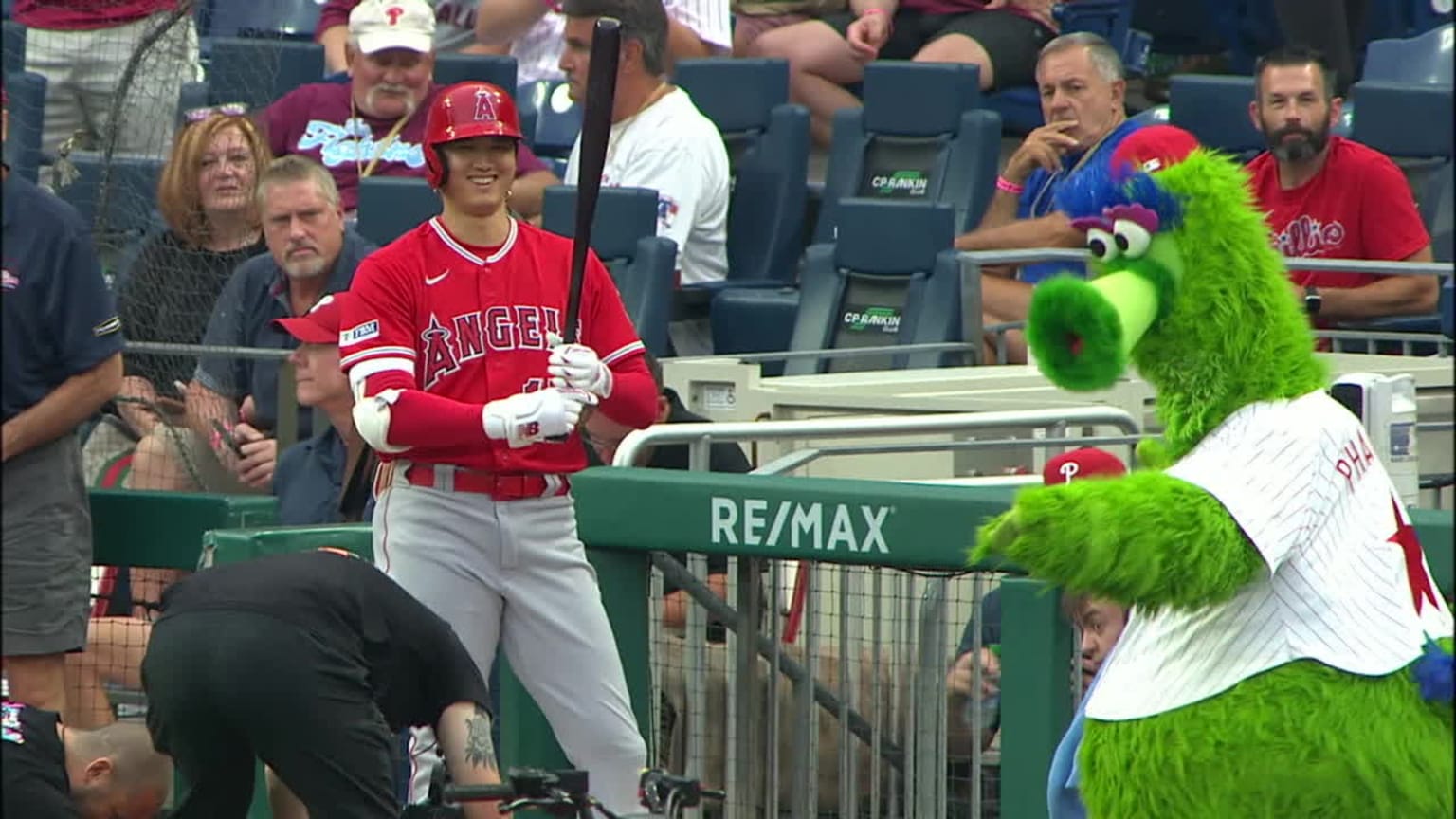 Phanatic and Shohei Ohtani have some fun before game | 08/28/2023 ...