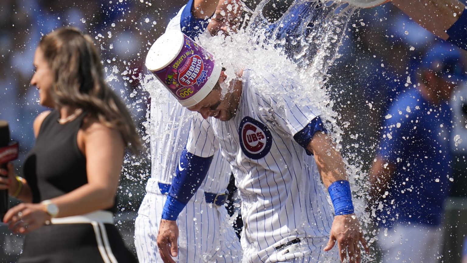Nico Hoerner's walk-off walk in the 10th | 07/21/2024 | MLB.com