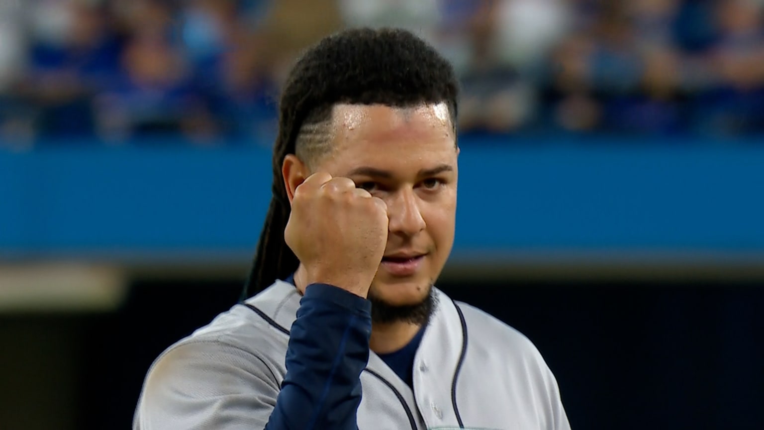 Luis Castillo strikes out five in superb Game 1 start | 10/07/2022 ...