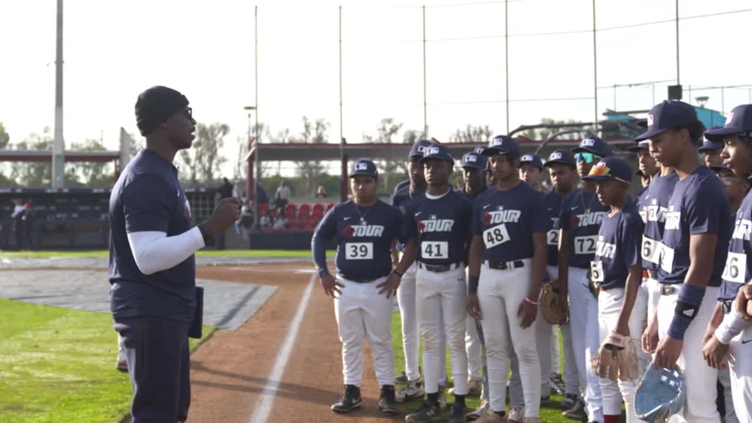 Past ID Tour players return to Compton | 01/27/2026 | MLB.com