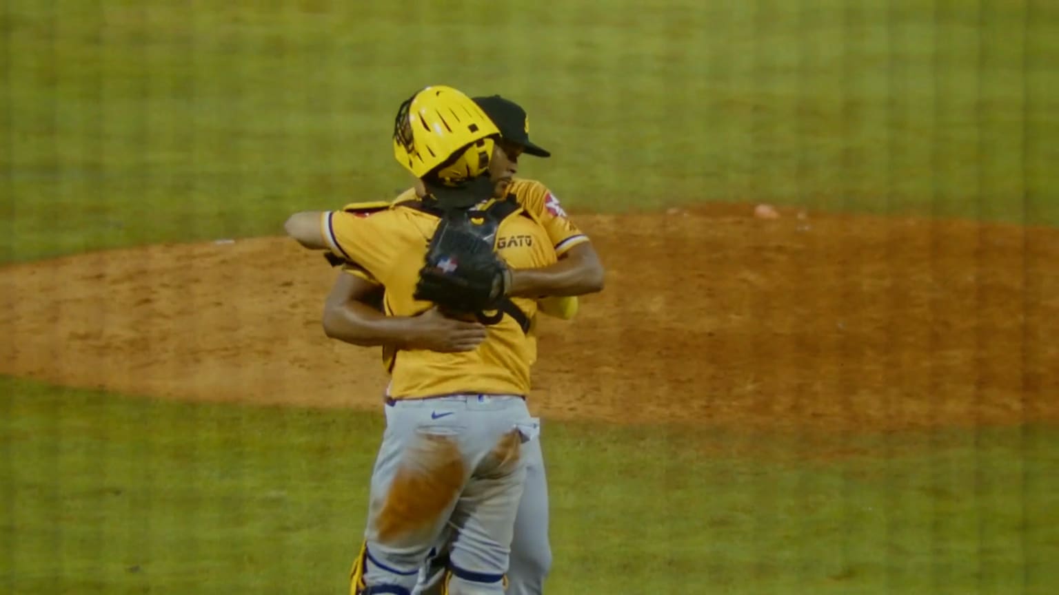 Jeurys Familia lo salva en triunfo de las Aguilas | 20/11/2025 ...