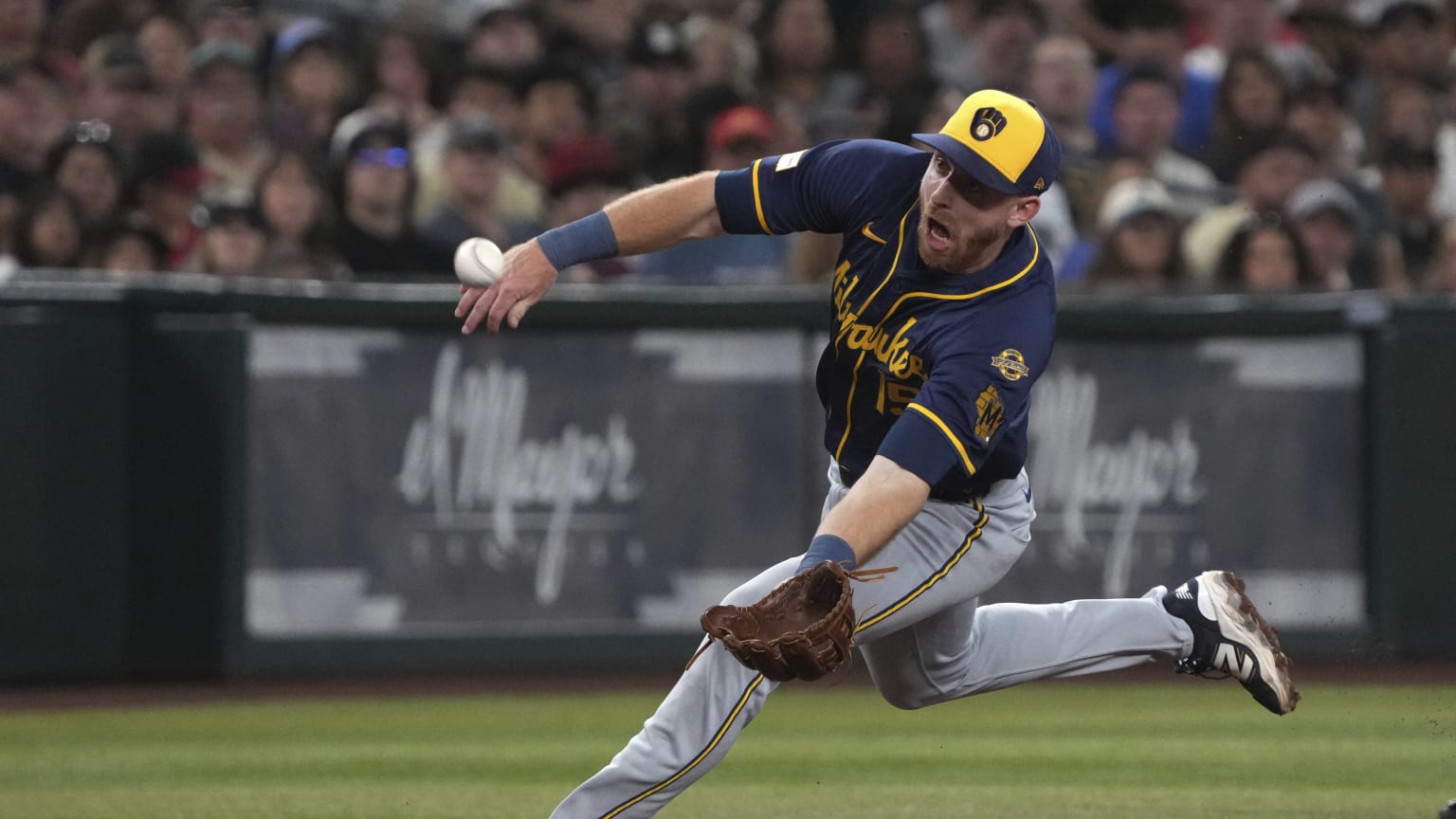 Oliver Dunn's sliding grab | 04/13/2025 | Milwaukee Brewers