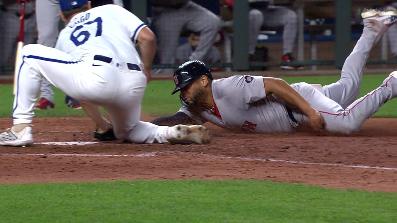 Dominic Smith scores after review | 08/06/2024 | Cincinnati Reds