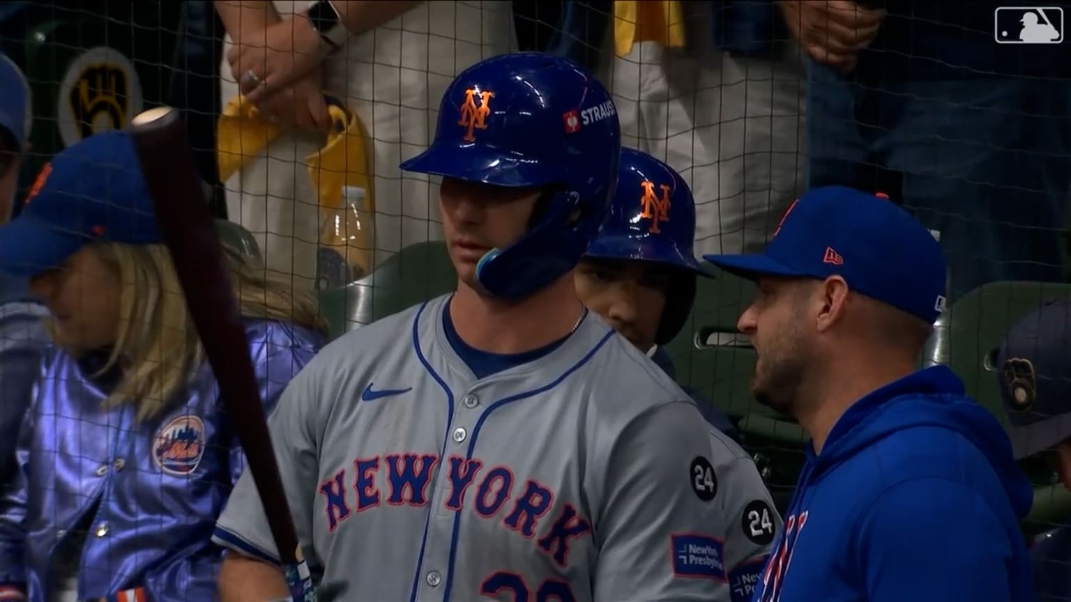 Pete Alonso talking to hitting coach Jeremy Barnes | 03/19/2025 | MLB.com