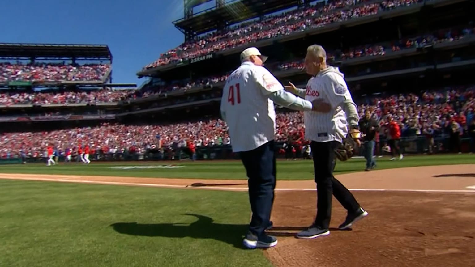 Charlie Manuel's ceremonial first pitch to Larry Bowa | 03/29/2024 ...