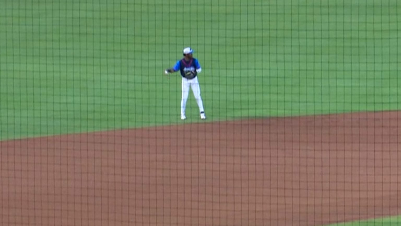 Athletics No.1 prospect Leo De Vries' leaping catch | 06/12/2026 ...