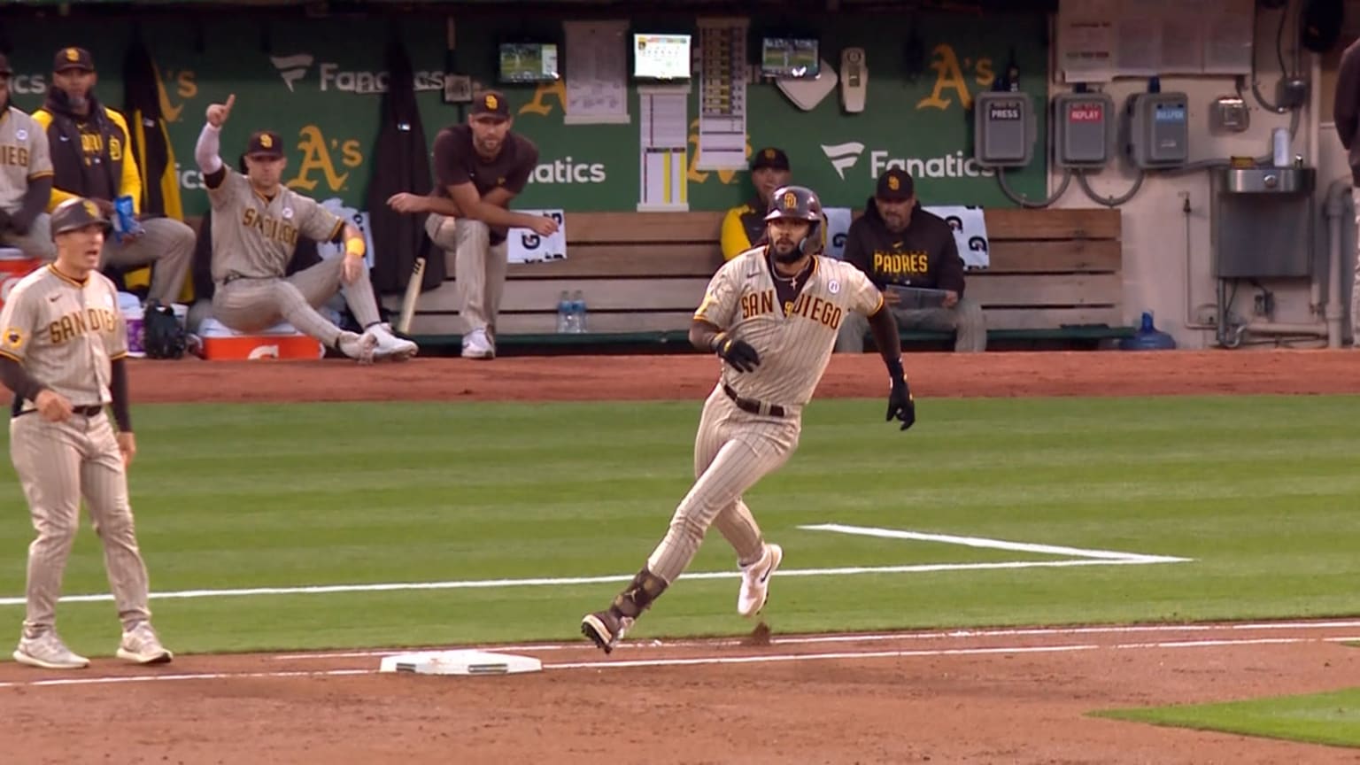 Fernando Tatis Jr. batea un sencillo de dos carreras | 15/09/2023 | Los Padres de San Diego