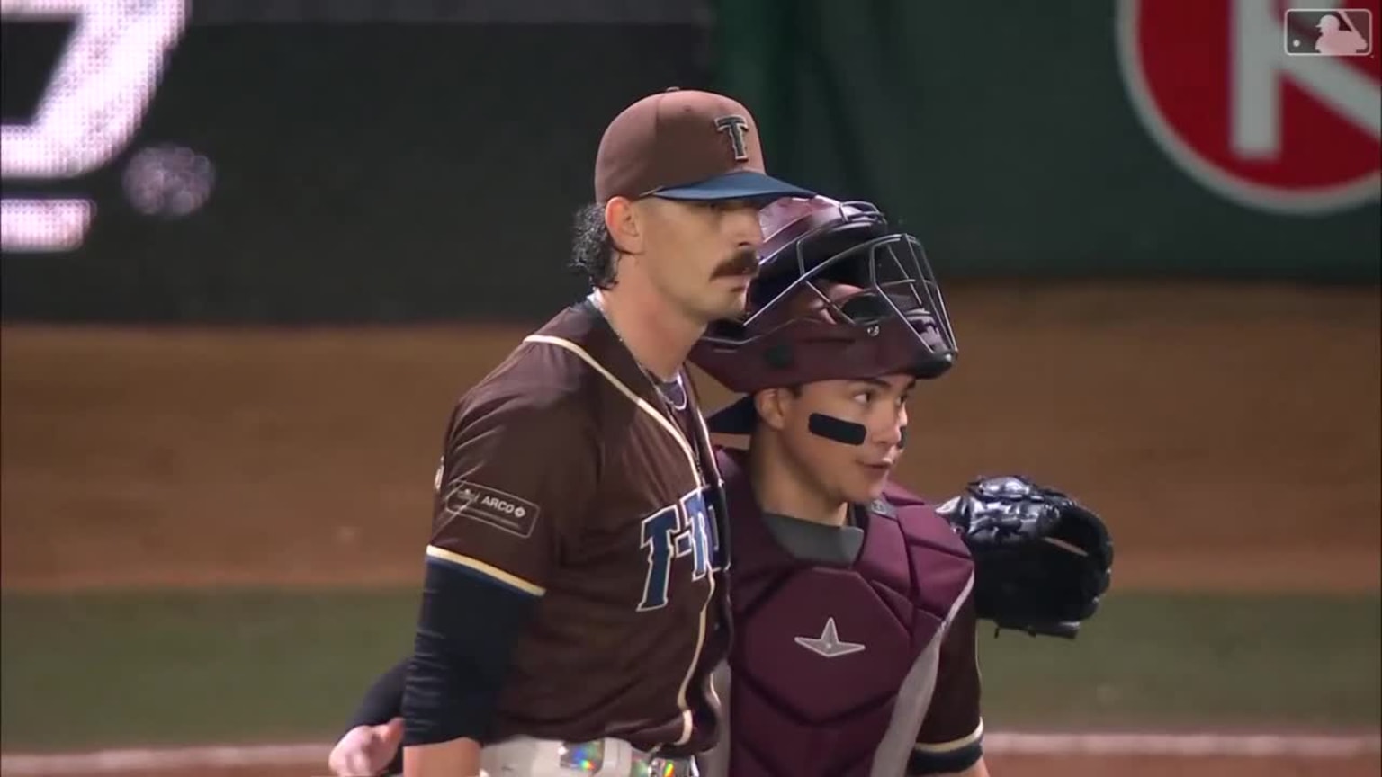 Garrett Alexander seals the win | 11/25/2025 | MLB.com