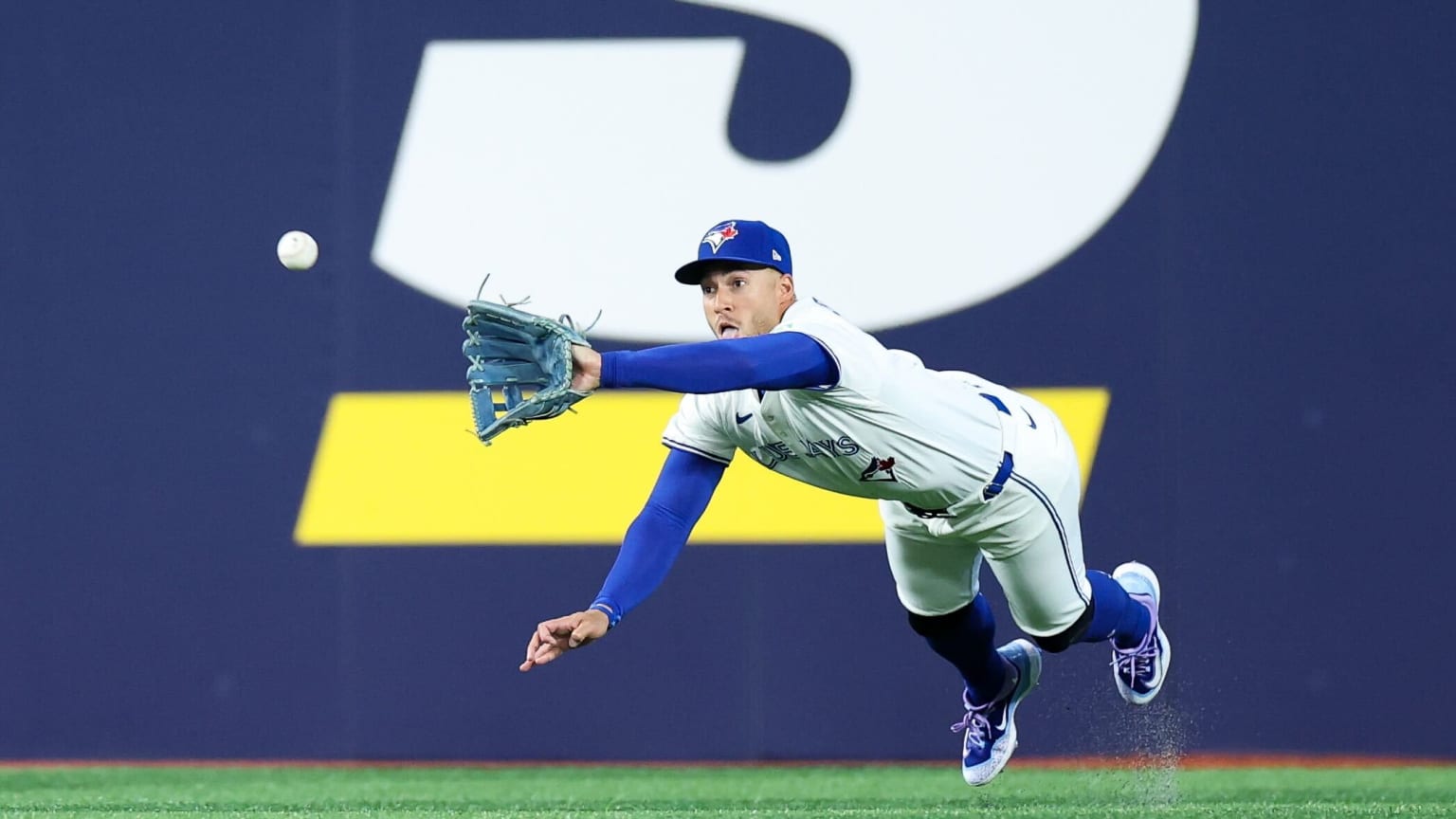 George Springer's diving catch | 03/27/2025 | MLB.com