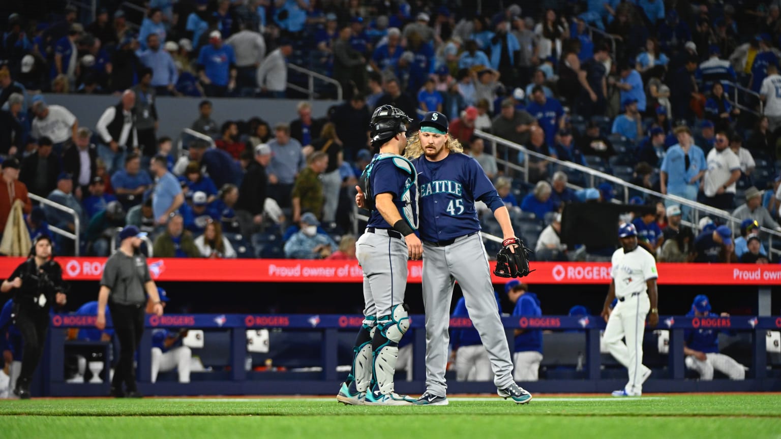 Ryne Stanek seals Mariners' victory | 04/10/2024 | Seattle Mariners