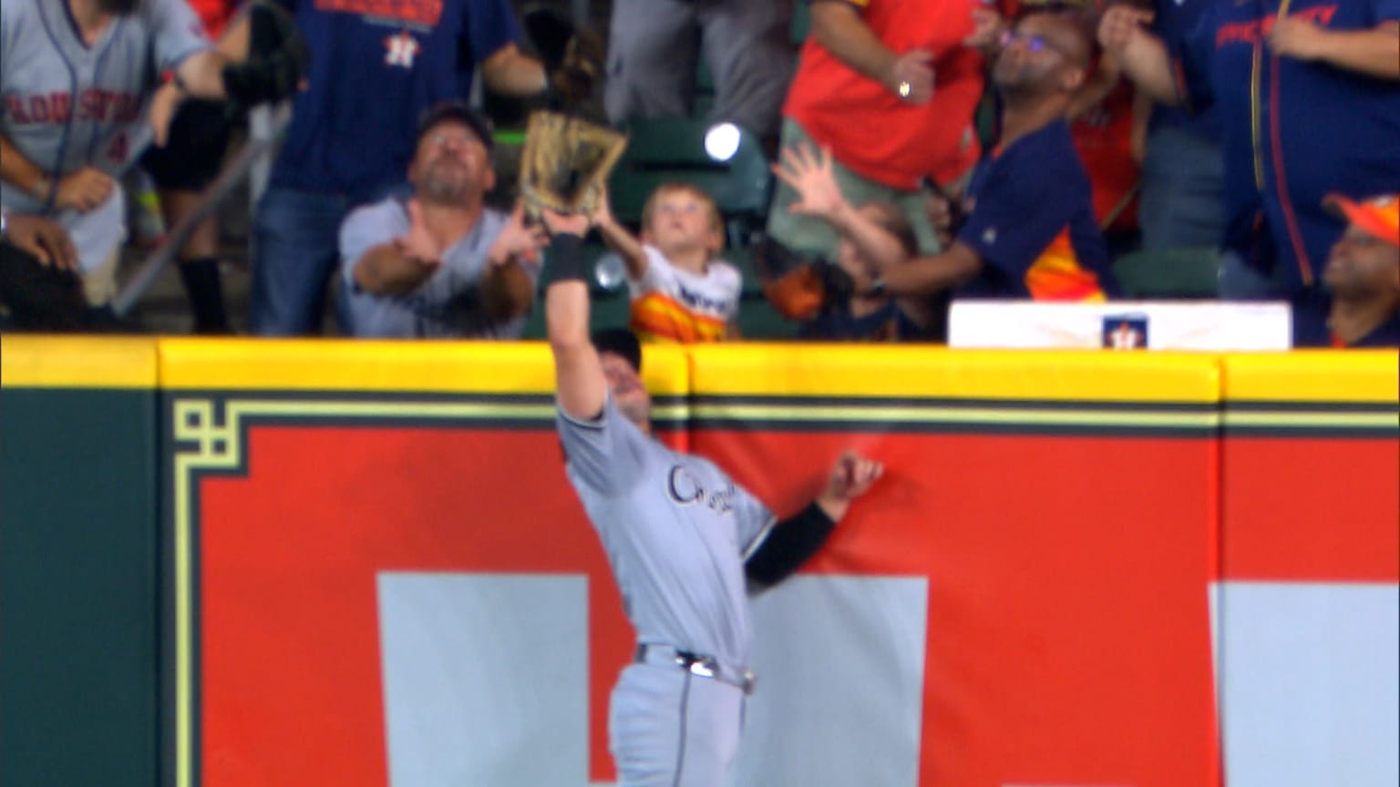 Dominic Fletcher robs a home run | 08/18/2024 | Chicago White Sox