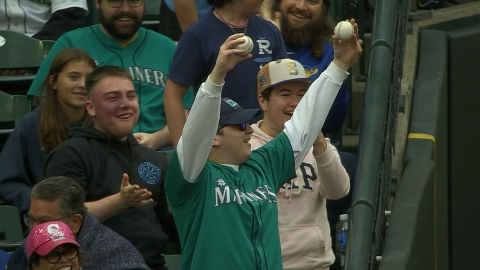 Fan catches two foul balls | 05/13/2024 | MLB.com
