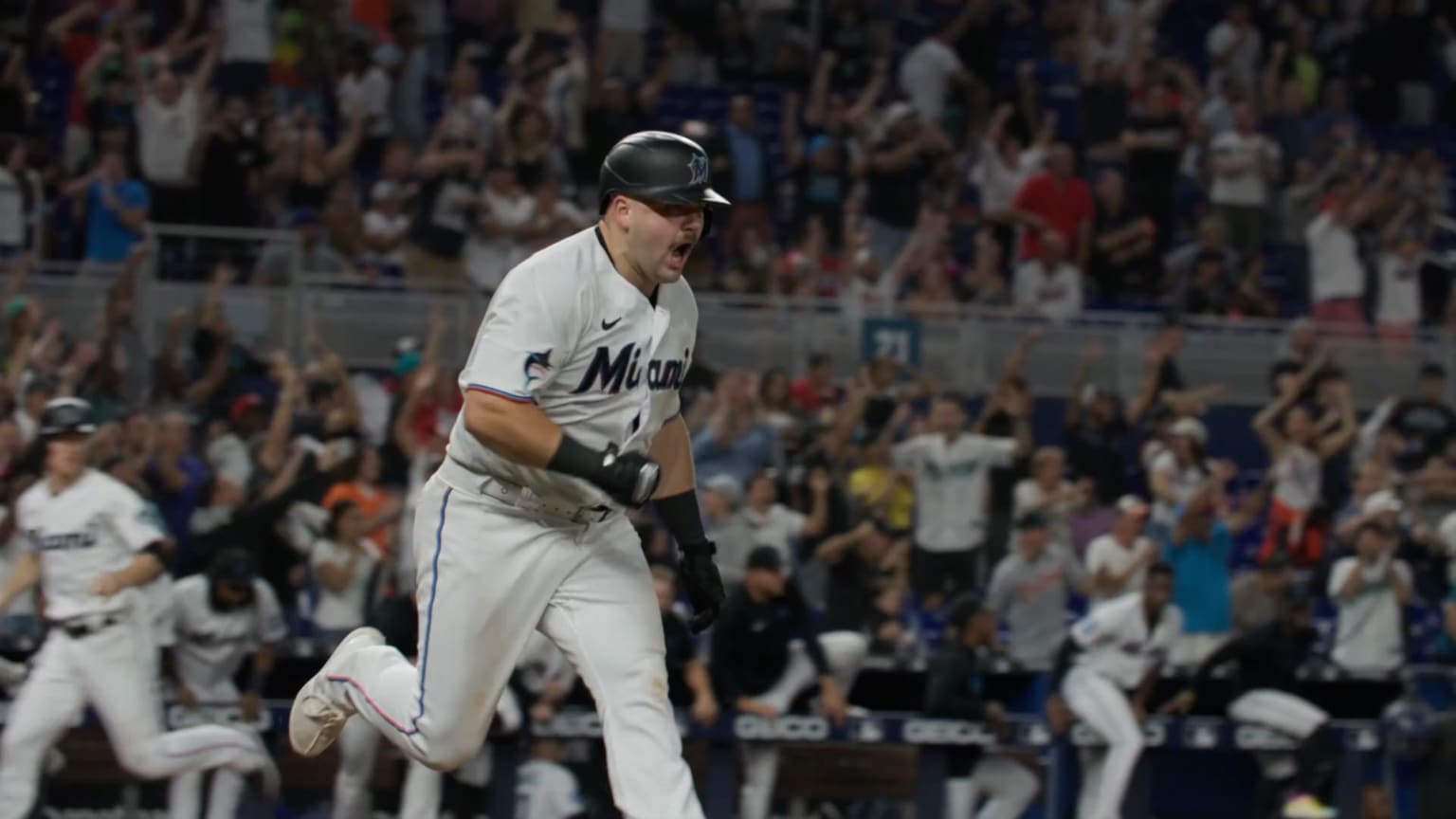 Jake Burger's walk-off single vs. Mets | Creator Cuts | 09/19/2023 ...