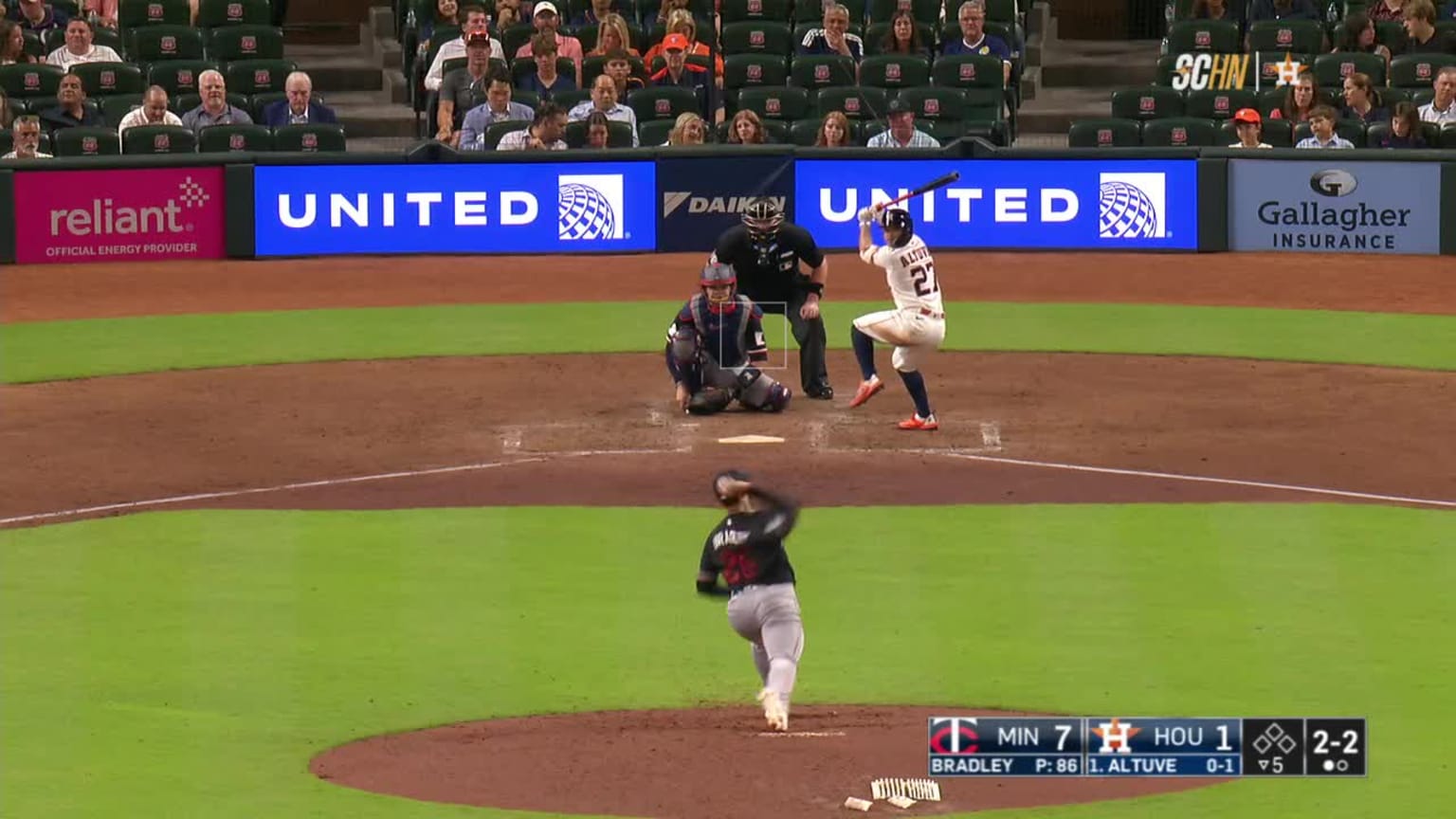 Luke Keaschall's sliding catch | 07/01/2026 | MLB.com