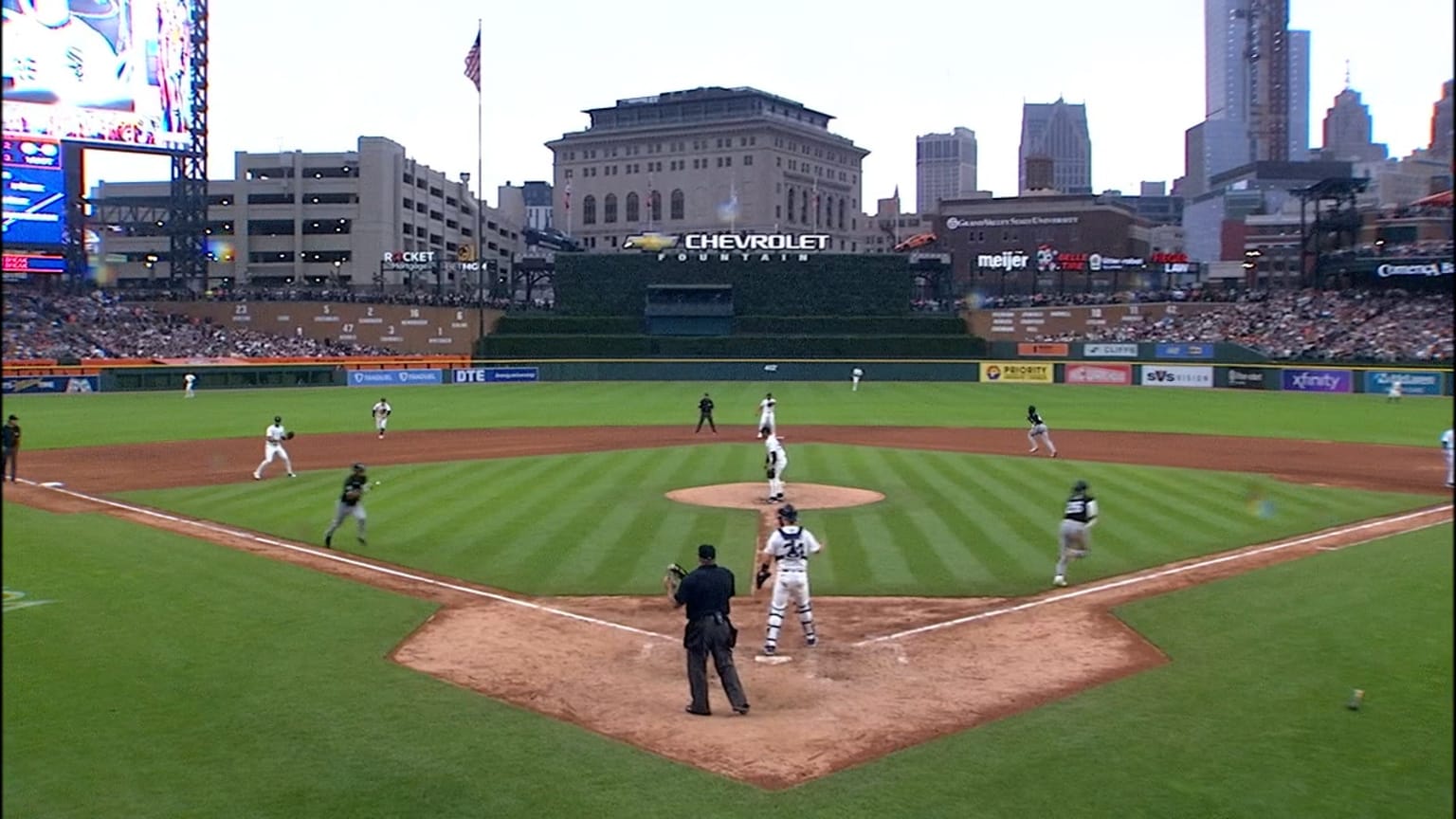 Lenyn Sosa scores on an infield error | 09/29/2024 | Chicago White Sox