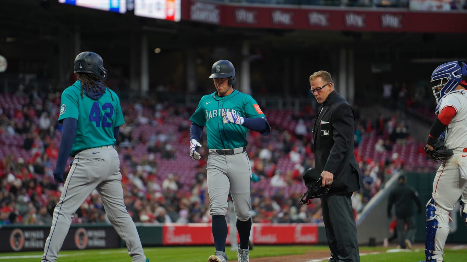 Dylan Moore's second homer of the game (4) | 04/15/2025 | Seattle Mariners