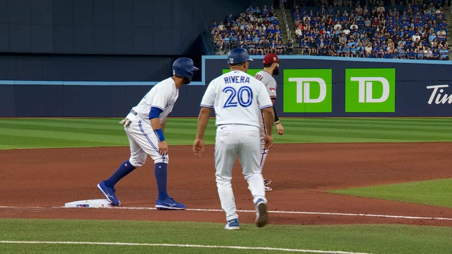 Whit Merrifield lifts a sacrifice fly in the 8th | 07/15/2023 | Toronto ...