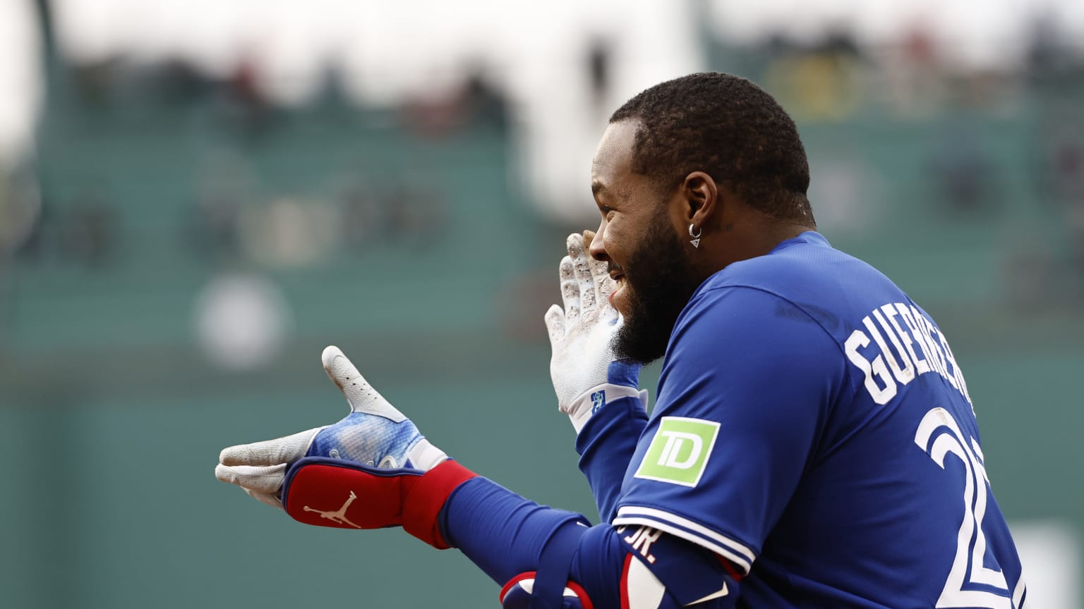 Myles Straw anota en error | 10/04/2025 | Los Blue Jays de Toronto