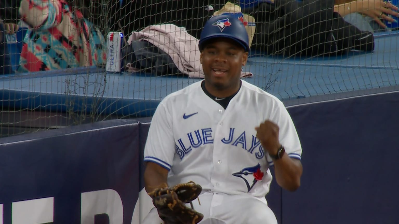 Blue Jays' ball boy makes a nice catch | 04/30/2023 | Toronto Blue Jays