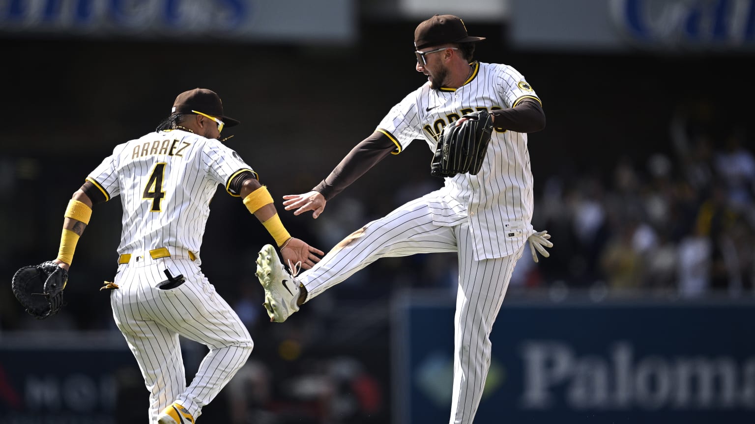 Robert Suarez secures the Padres' win, sweep | 04/02/2025 | San Diego ...