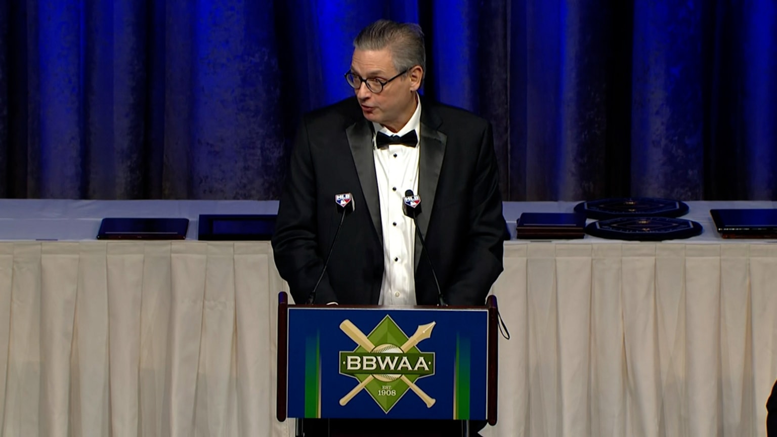 Mike Vaccaro receives 'You Gotta Have Heart' award | 01/29/2023 | MLB.com