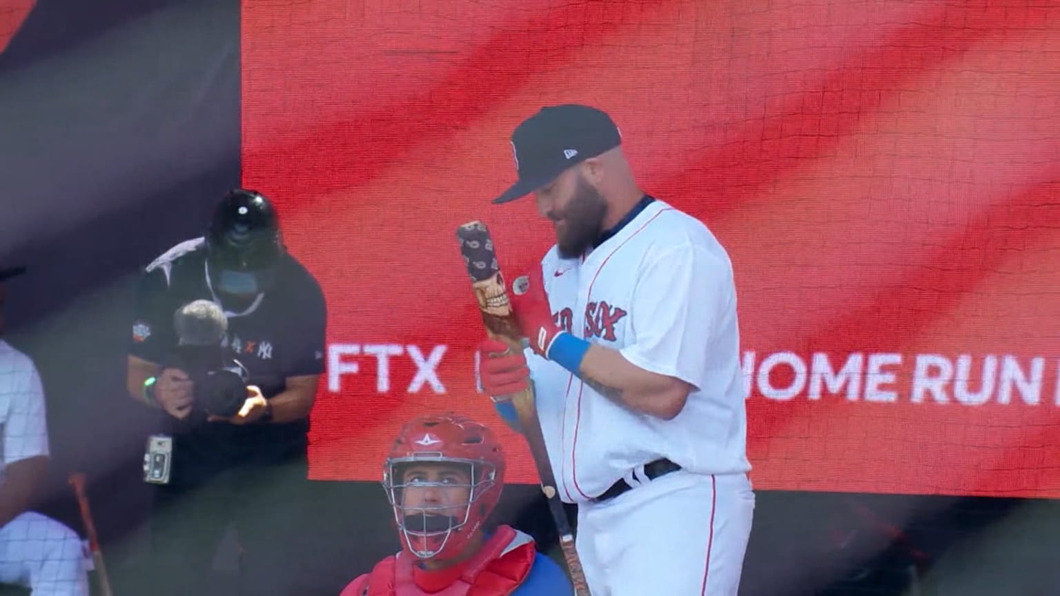 Jonny Gomes prepares to launch some homers | 10/15/2022 | Boston Red Sox