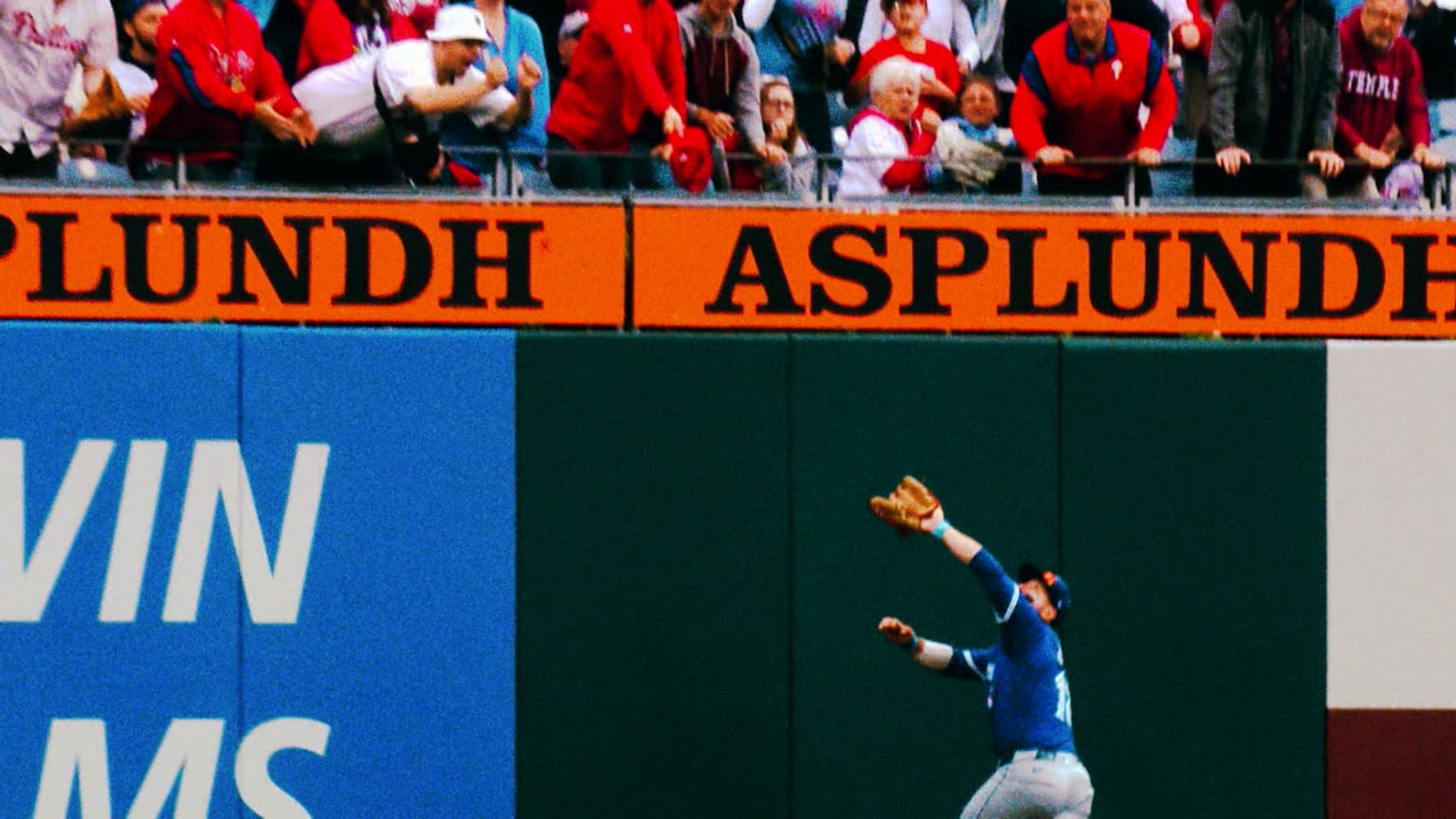 Daily Dash: Roden's risky catch, Edwards' dive | 16/06/2025 | Los ...