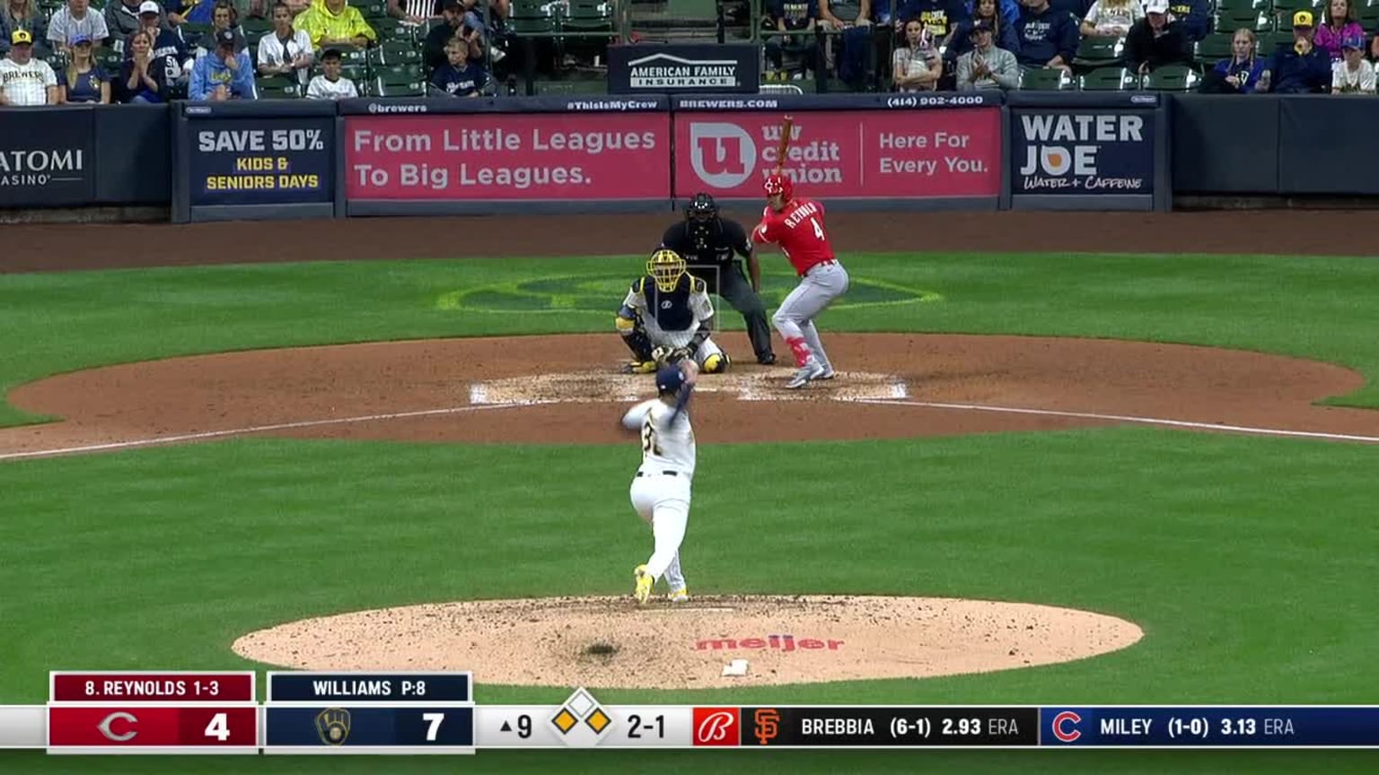 Spencer Steer scores on a throwing error in 9th | 09/11/2022 | MLB.com