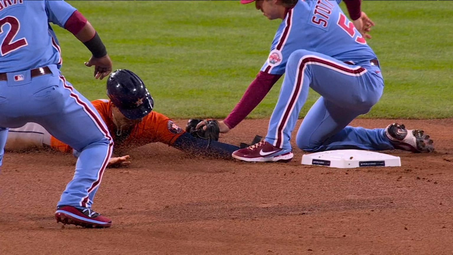 Phils turn strike-'em-out, throw-'em-out DP in 1st | 11/03/2022 ...