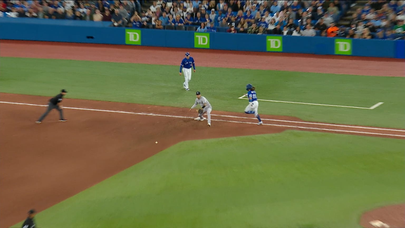 Bichette taps an RBI infield single to the left side | 09/28/2022 ...